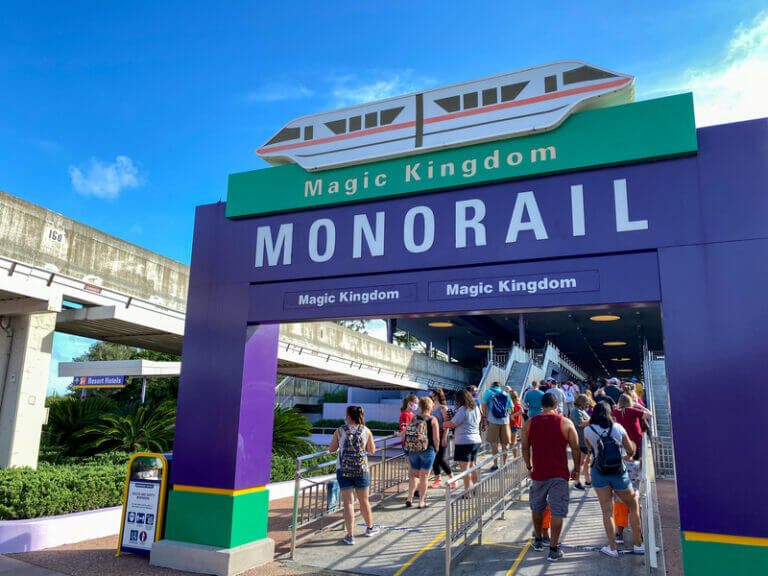How to Ride the Disney Monorail - Disney Monorail Route and Hotels