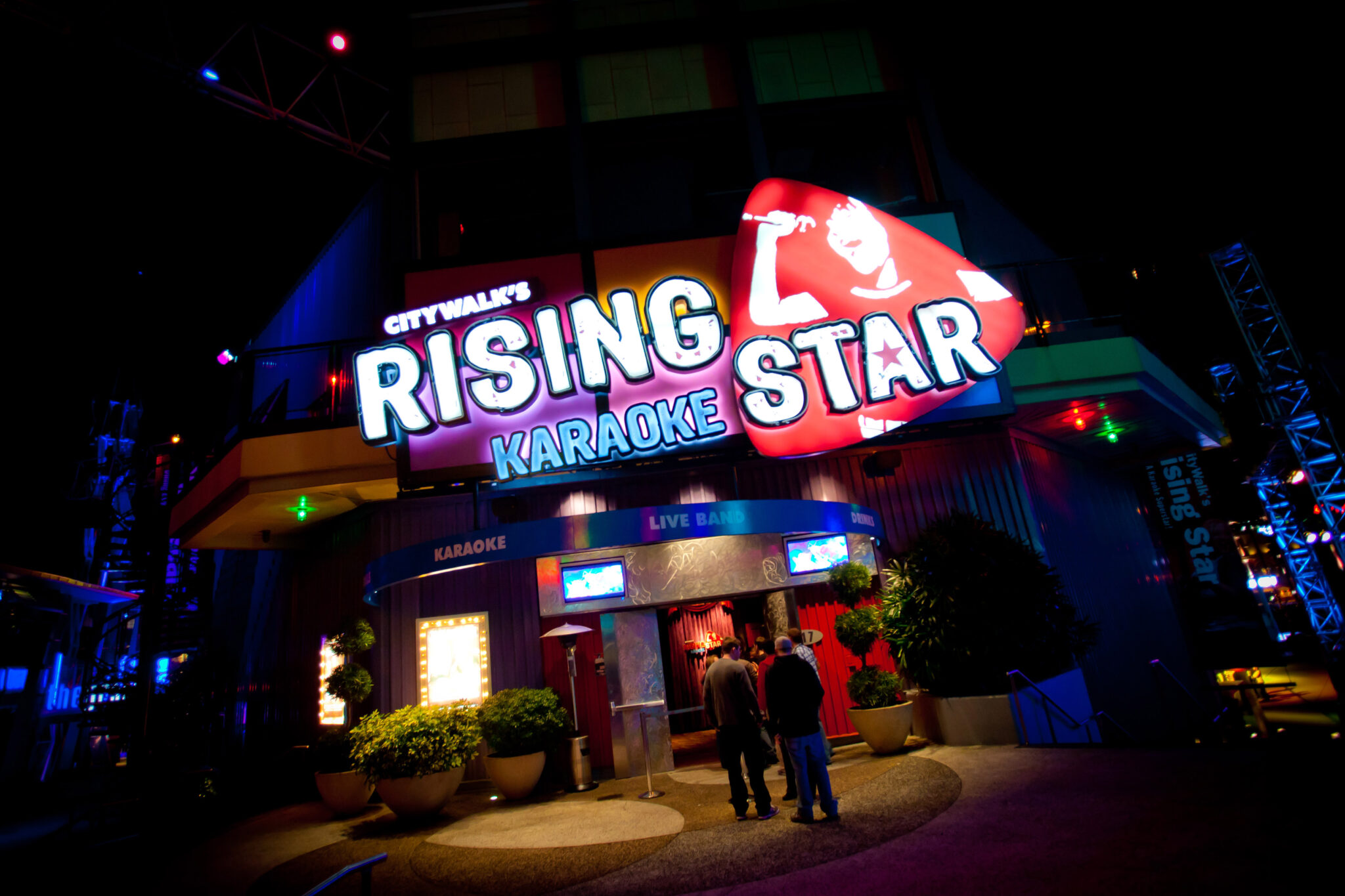 Guide to City Walk at Night - All CityWalk Clubs and CityWalk Bars