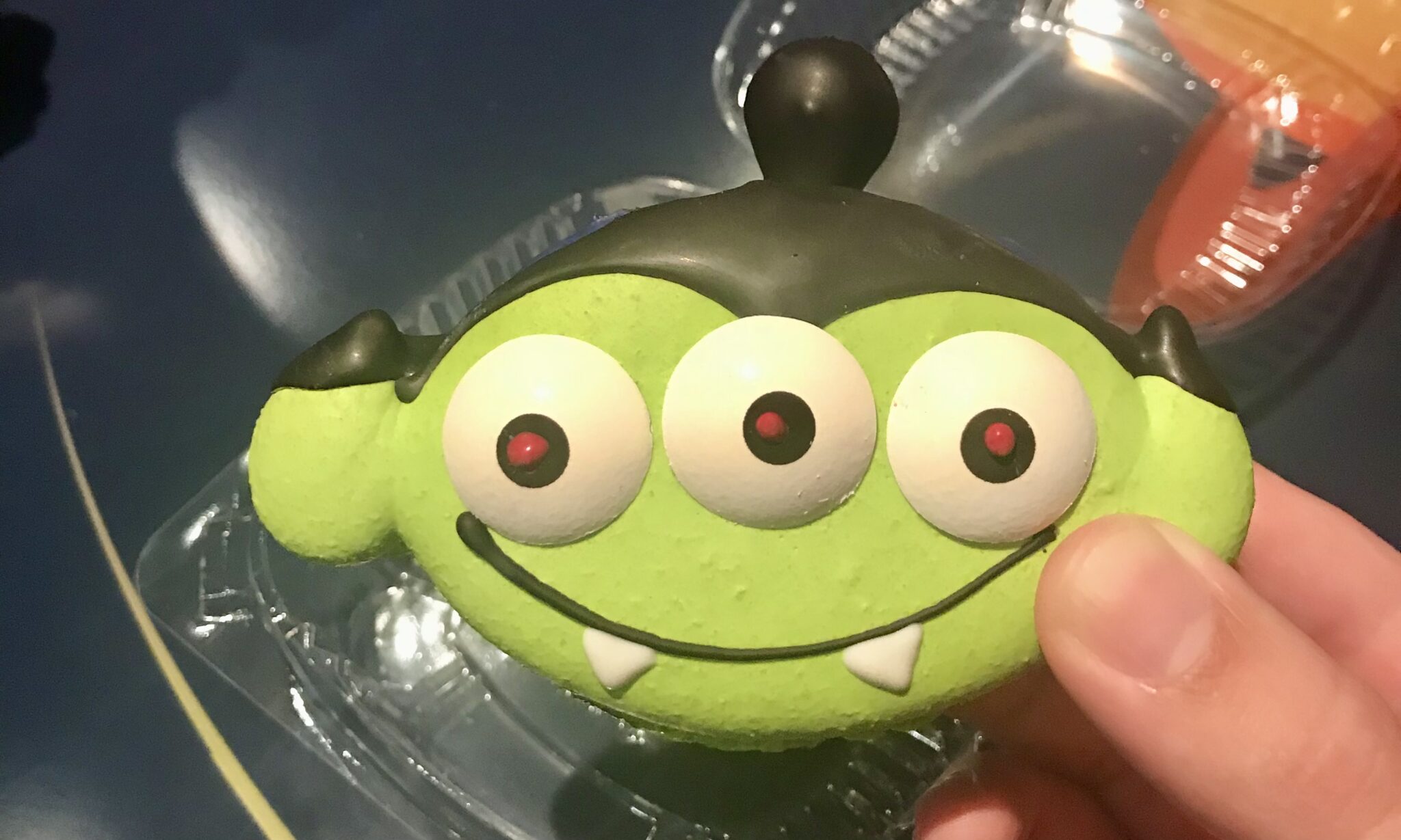 Best Treats at Disneyland 2025 - Best Desserts in Disneyland