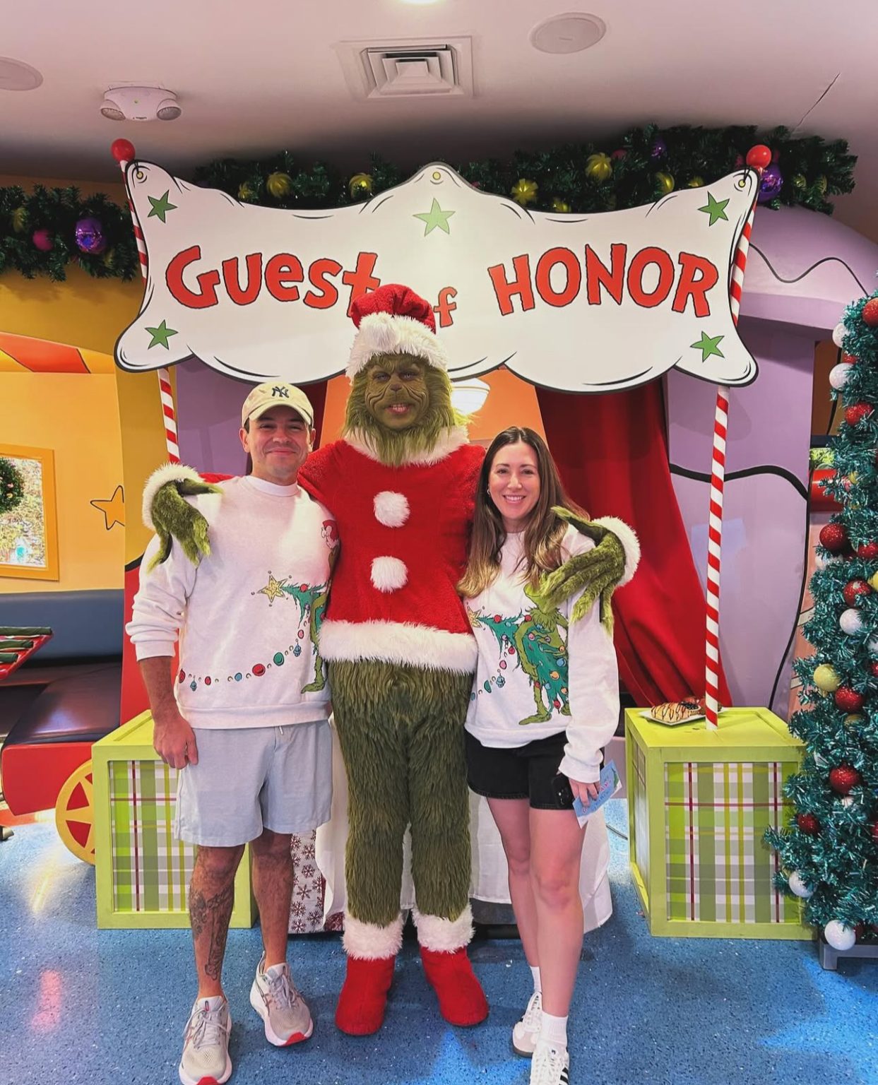 Guide to Universal Studios Orlando Character Meals - Marvel Dinner ...